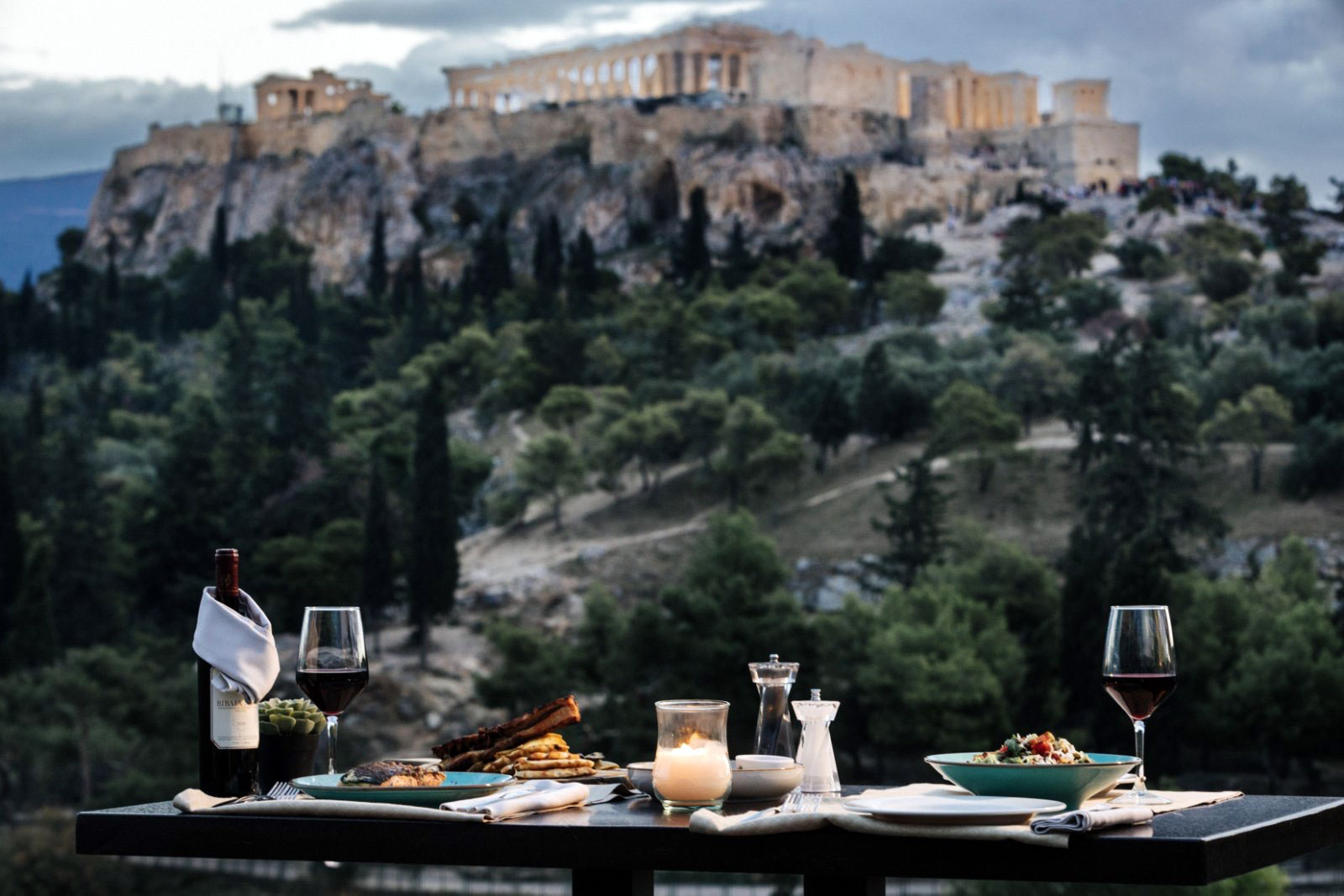 Thissio View: Rooftop Bar & Restaurant with Acropolis View in Athens